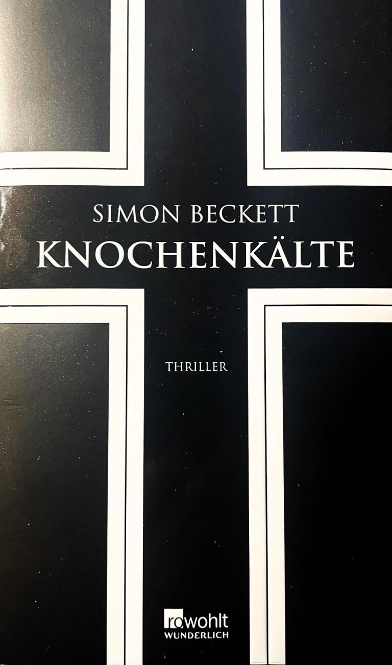 Das Skelett im Wald, die Kettensäge und der Wintersturm: Simon Beckett ...